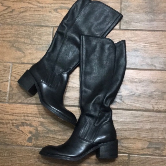 Donald J. Pliner | Shoes | Donald Pliner Envy Block Heel Boot | Poshmark